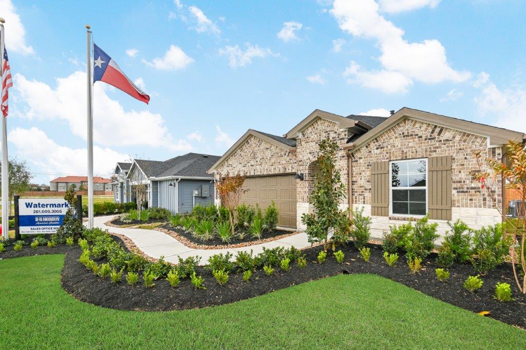 New Homes in Watermark | Alvin, TX | D.R. Horton