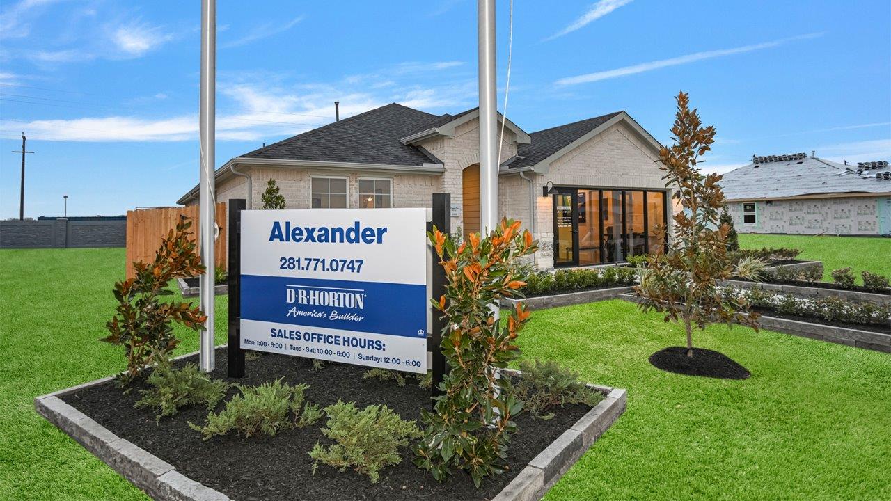 New Homes in Alexander | Pearland, TX | D.R. Horton