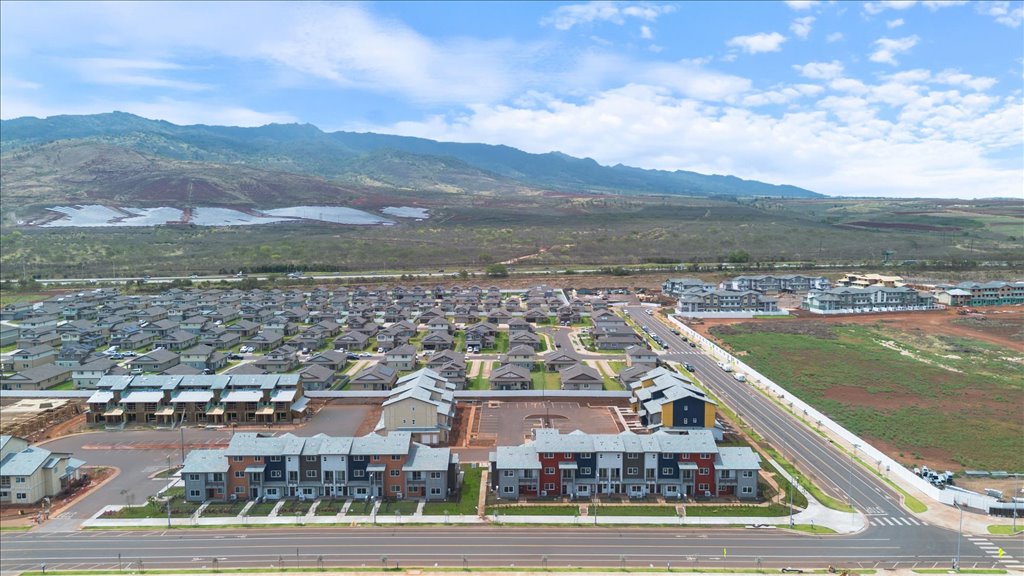 Home For Sale in Alana at Ho'opili Pōhaku Estates | Kapolei, HI | D.R ...